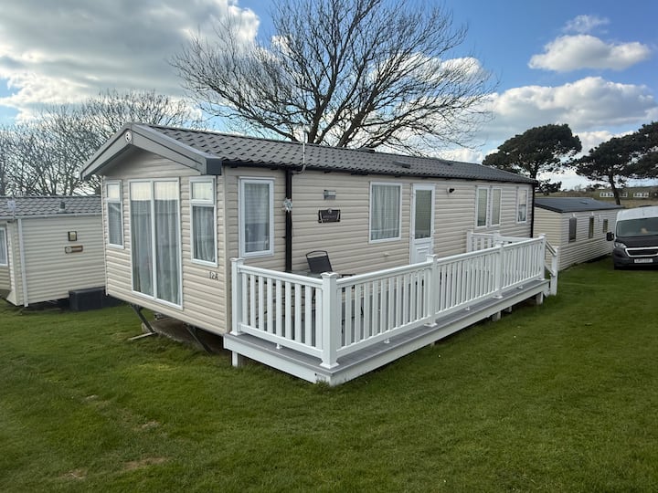 Pebble Banks  
D12a Static Caravan - Dorset