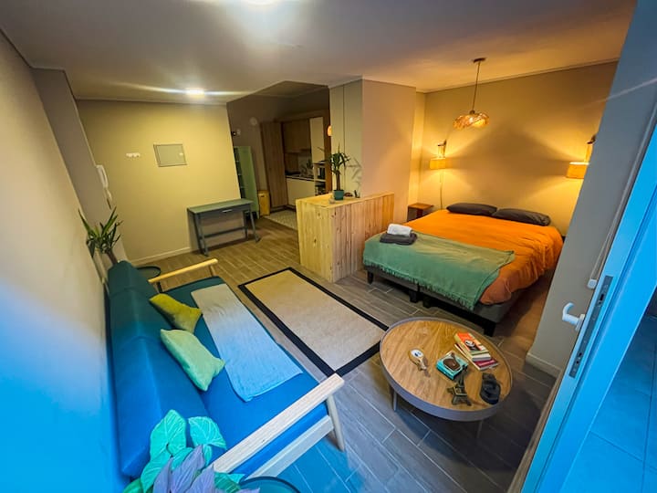 Depto. Zócalo Providencia Y Estacionamiento - Las Condes