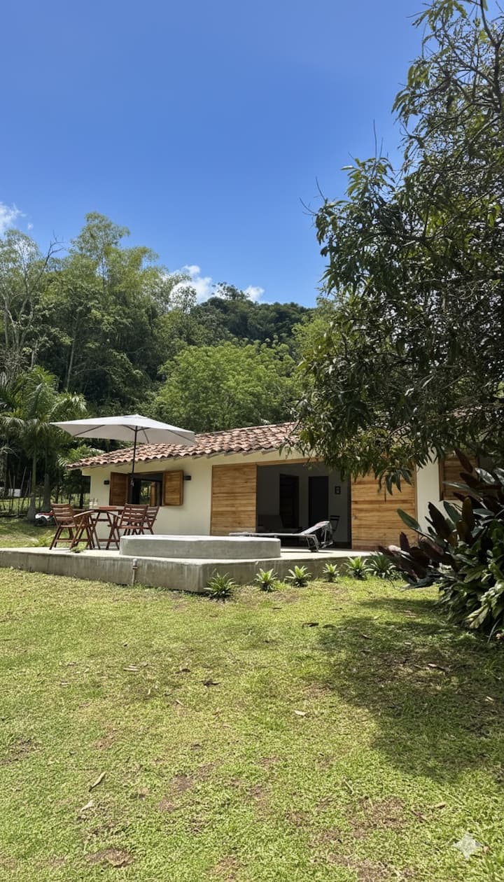 Casa 5 Personas | Wifi | Valparaíso - Colombia