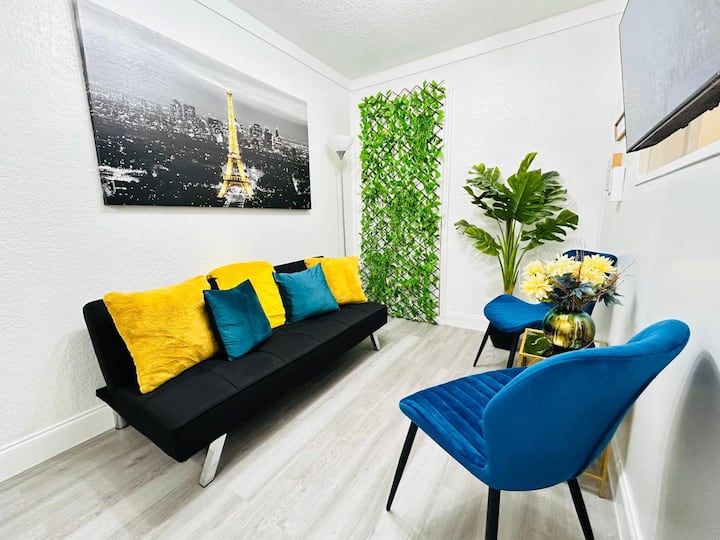 D' Love Cave By Airport, Downtown & Theme Park - Winter Park, FL