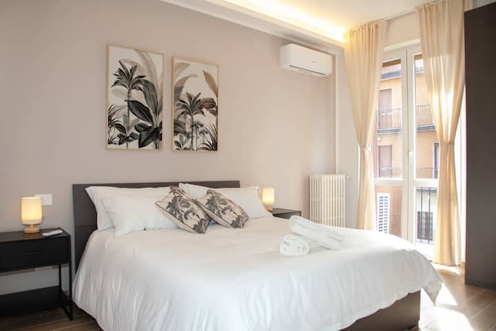 Luxury San Siro Apartment, 5 Min Metro Fast Wifi - Milan