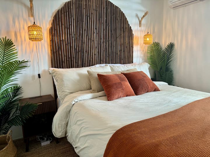 Bamboo House - Walk To Beach - 2 Patios - New! - San Juan
