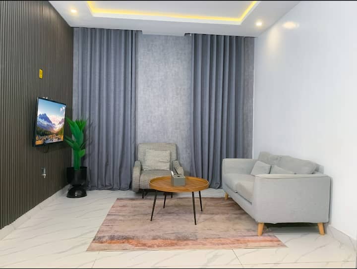 Gym/pool/1br/plant - Accra