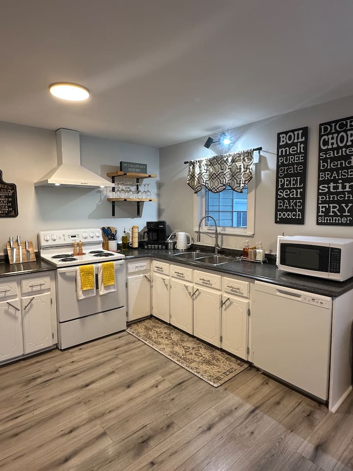 The Coastal Crossing - 5 Bedroom Home - Newfoundland and Labrador