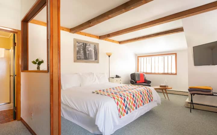 Jessie’s Harvest House - Room 6 - Tannersville, NY