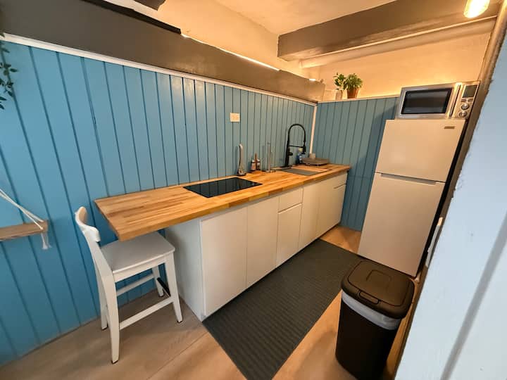 Bright Blue Retreat Studio+ Oversized Deck - Saint Thomas
