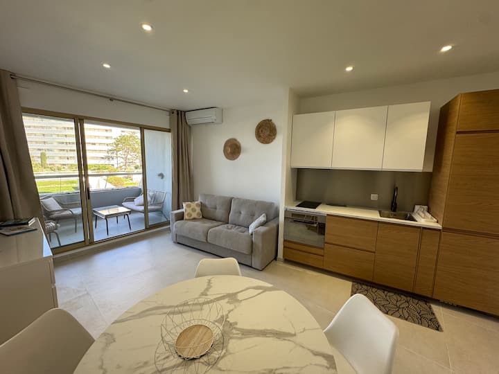 Marina Zen : Plage à 50m, Gare, Parking, 40m2 - 3p - Juan les Pins