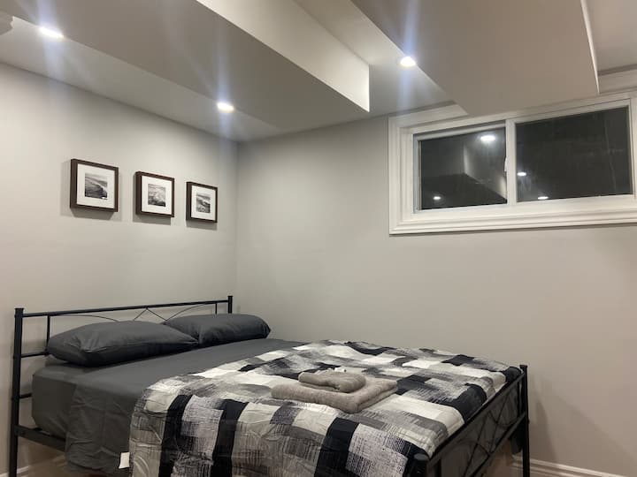 A-2 - A Private Room Walking Distance To Uw - カナダ ウィンザー