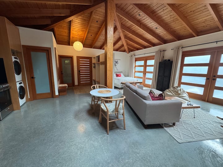 Chesterman Studio At North Chesterman Beach - Tofino