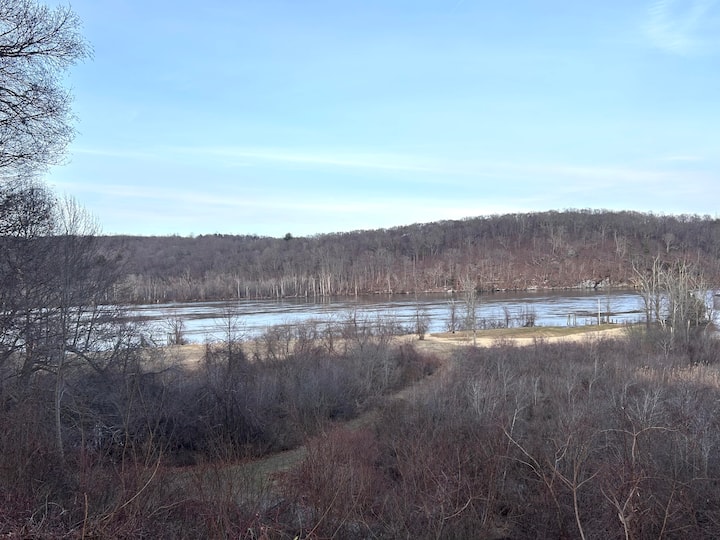 Private Ct River Apartment - Connecticut