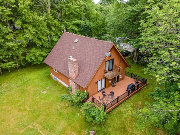 Wtrfrnt 5br•dock•kayaks•deck•bbq•firepit•records - Bethel, NY