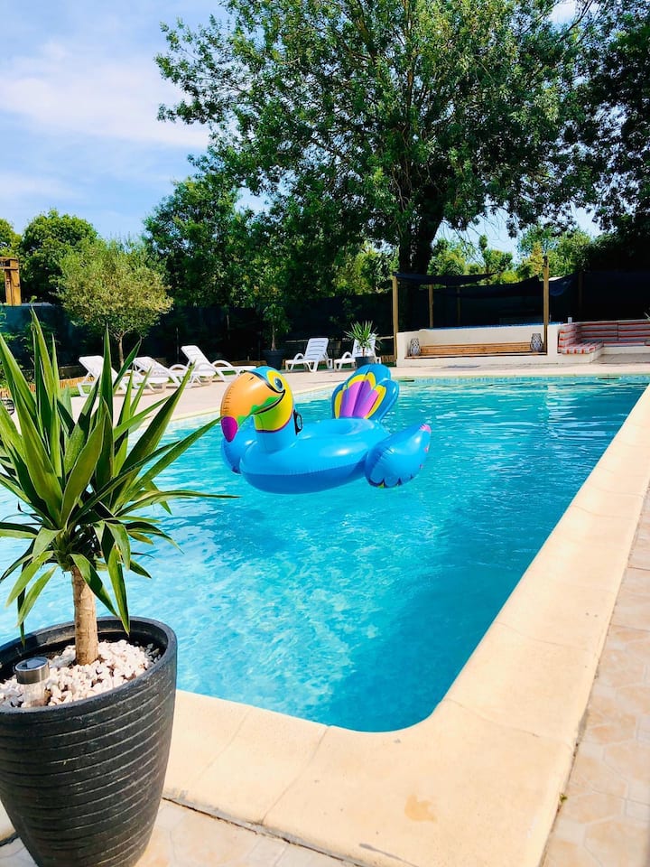 Villa Avec Piscine & 
Jacuzzi - Montpellier