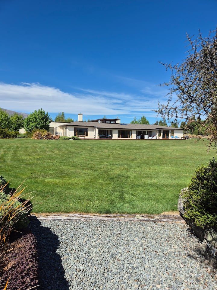 Hidden Haven 
Bedroom Three - Twizel