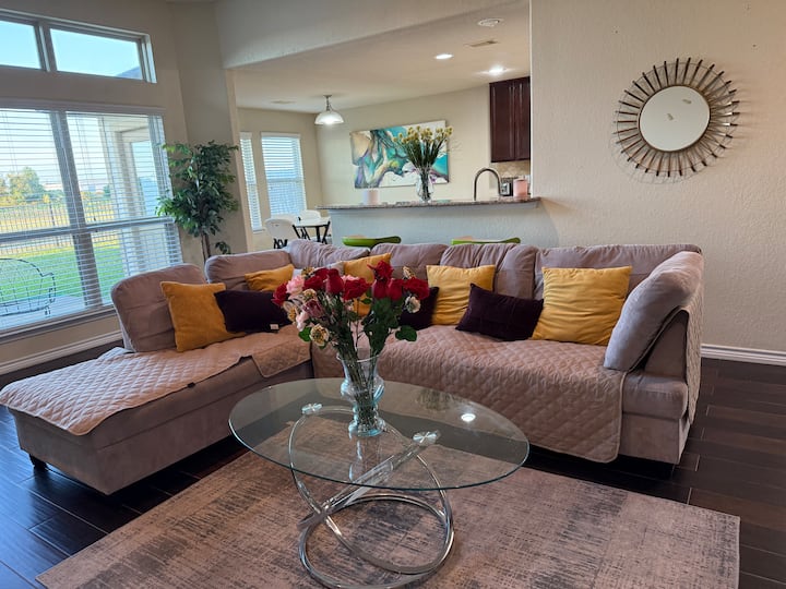 Comfy Home In Katy + Water View - Katy