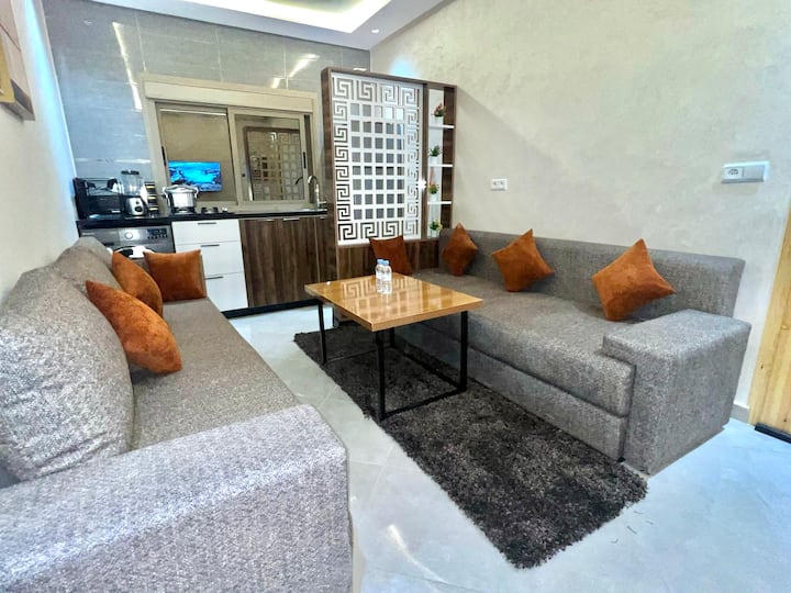 Appartement Au Centre Proche De Mer Et Aéroport - Dajla