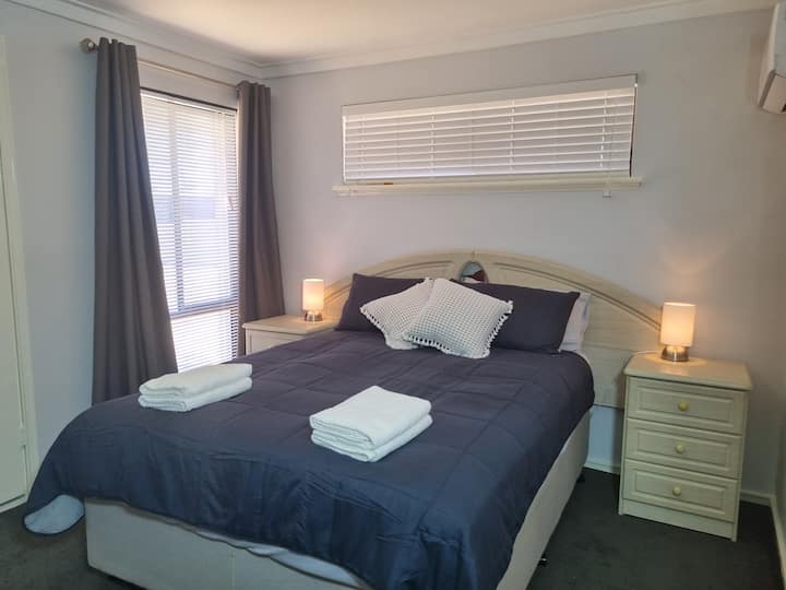 Swan Haven-free Parking Getaway With 2 Queen Beds - Greenmount