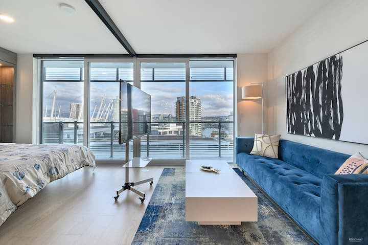 Two 1br+den Suites In Same Building | Sleeps 6 - Vancouver