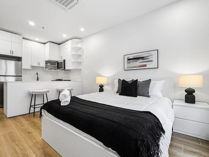 Celebrity Hotel - Classic Room - Montreal