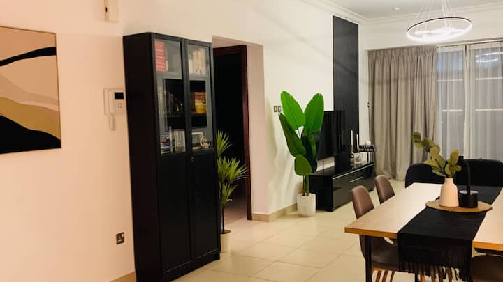 Downtown Apt | Near Burj Khalifa + Free Parking - Dubai