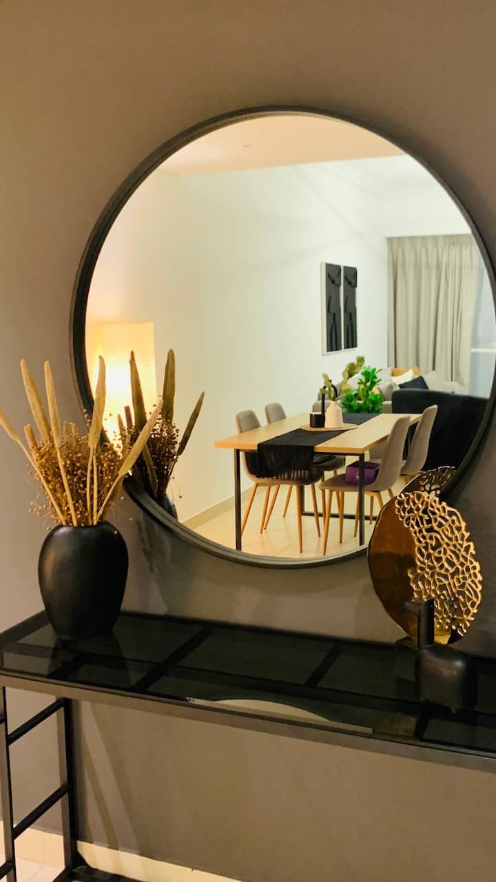 Downtown Apt | Near Burj Khalifa + Free Parking - 