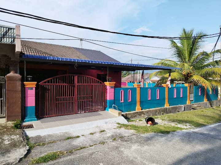 It Is A Big House May Fit 20 Pax - Kerling