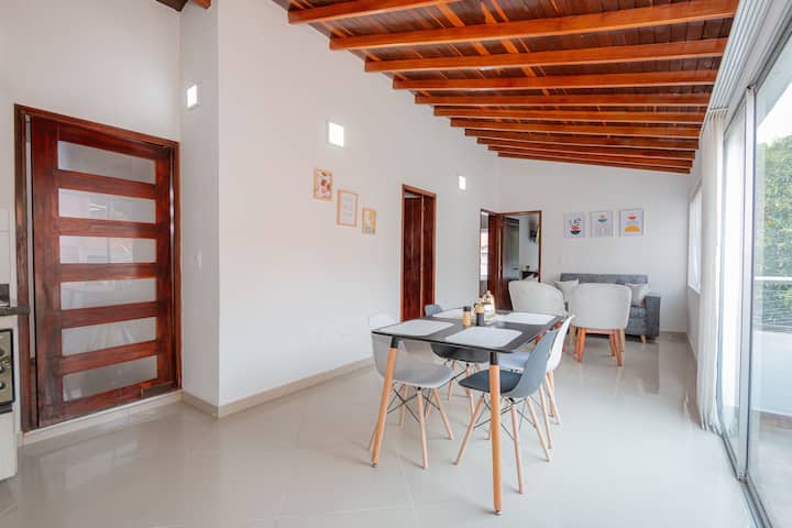 Comfortable Apartment Near Downtown Medellin. - Medellin, Antioquia, Colombia