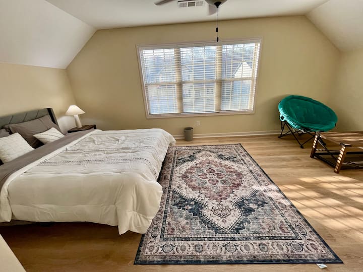 Bedroom With Dedicated Bath - Newnan, GA