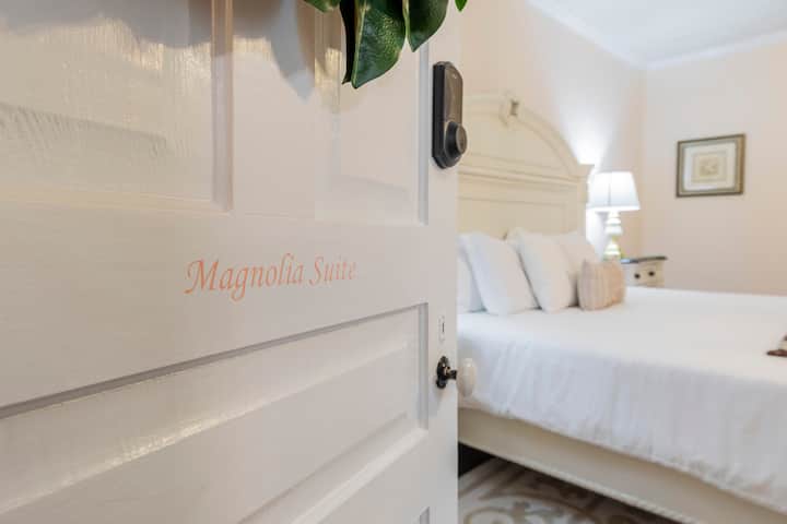 Magnolia Inn | Magnolia Suite, Downtown Clayton - Clayton, NC