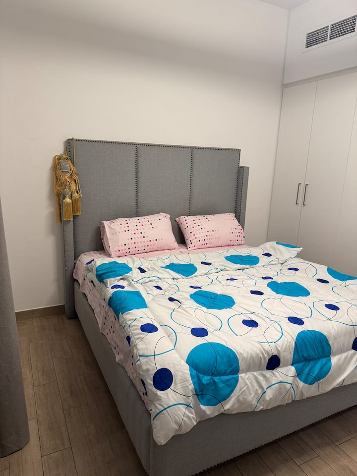 One Bedroom Luxury Place - Sharjah