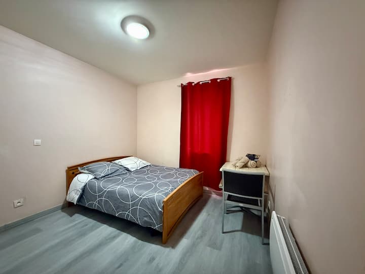 Face à La Gare - Chambre 6 - Roanne