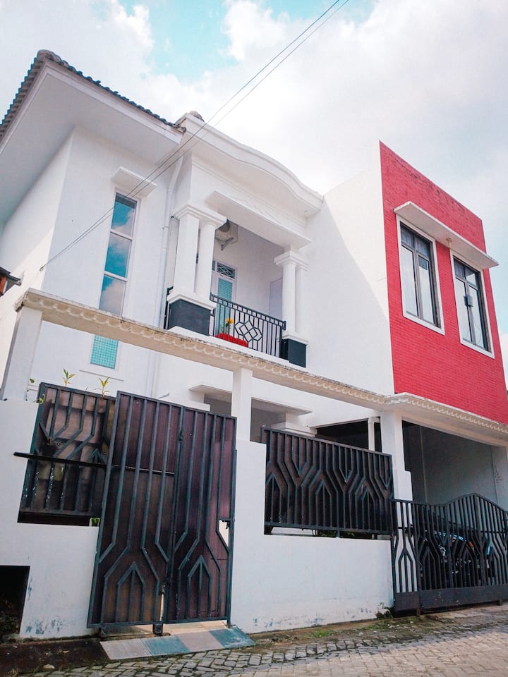 Sewa Lantai 2, Bersih Nyaman Lengkap - Yogyakarta