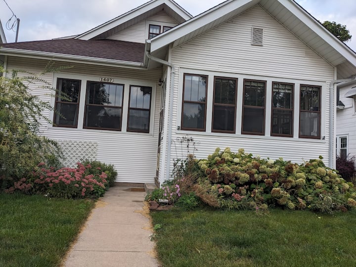 Eaa Lodging - Full House - 4 Bed - Oshkosh, WI