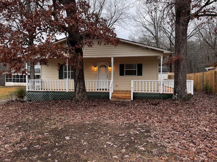 Lisa’s Lakehouse - Watts Bar Lake, TN