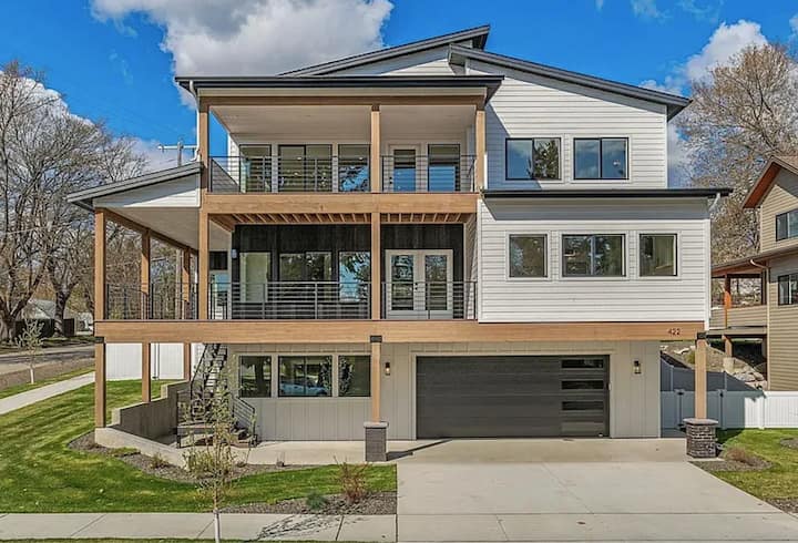 Walk To Water Or Dine. - Sandpoint, ID