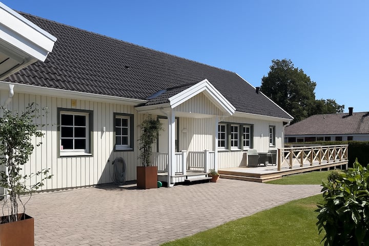 Rymlig Familjär Villa Nära Bad Och City - Gothenburg