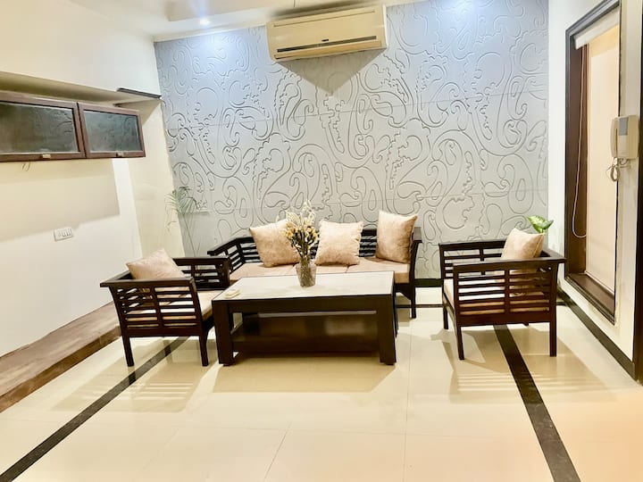 Luxe Bungalow - Gurugram