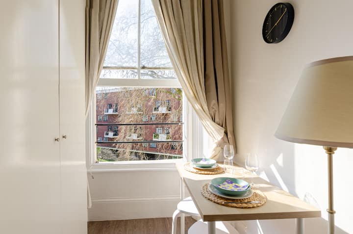 The Sunset Studio In Hyde Park - London