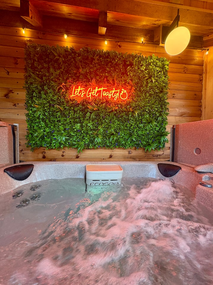 Sauna, Hot-tub, Grill, Fire-pit, Hillside Forest - Ohio