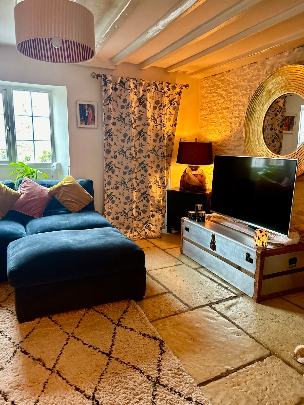 Cosy Cotswold Thames Cottage - Houses for Rent in Lechlade-on-Thames ...