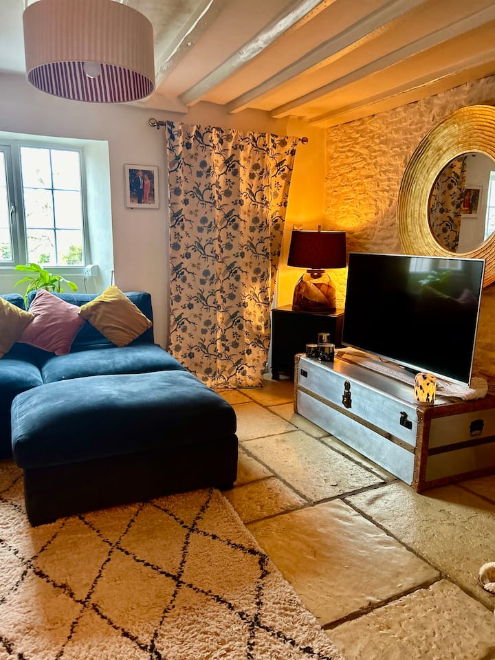 Cosy Cotswold Thames Cottage - Lechlade-on-Thames