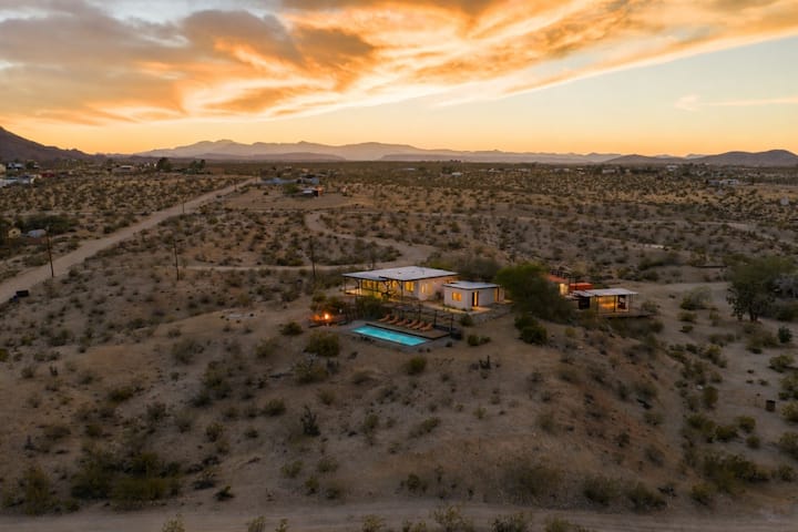 Casa Azul | Saltwater Pool | Fire Pit | Spa - Joshua Tree, CA