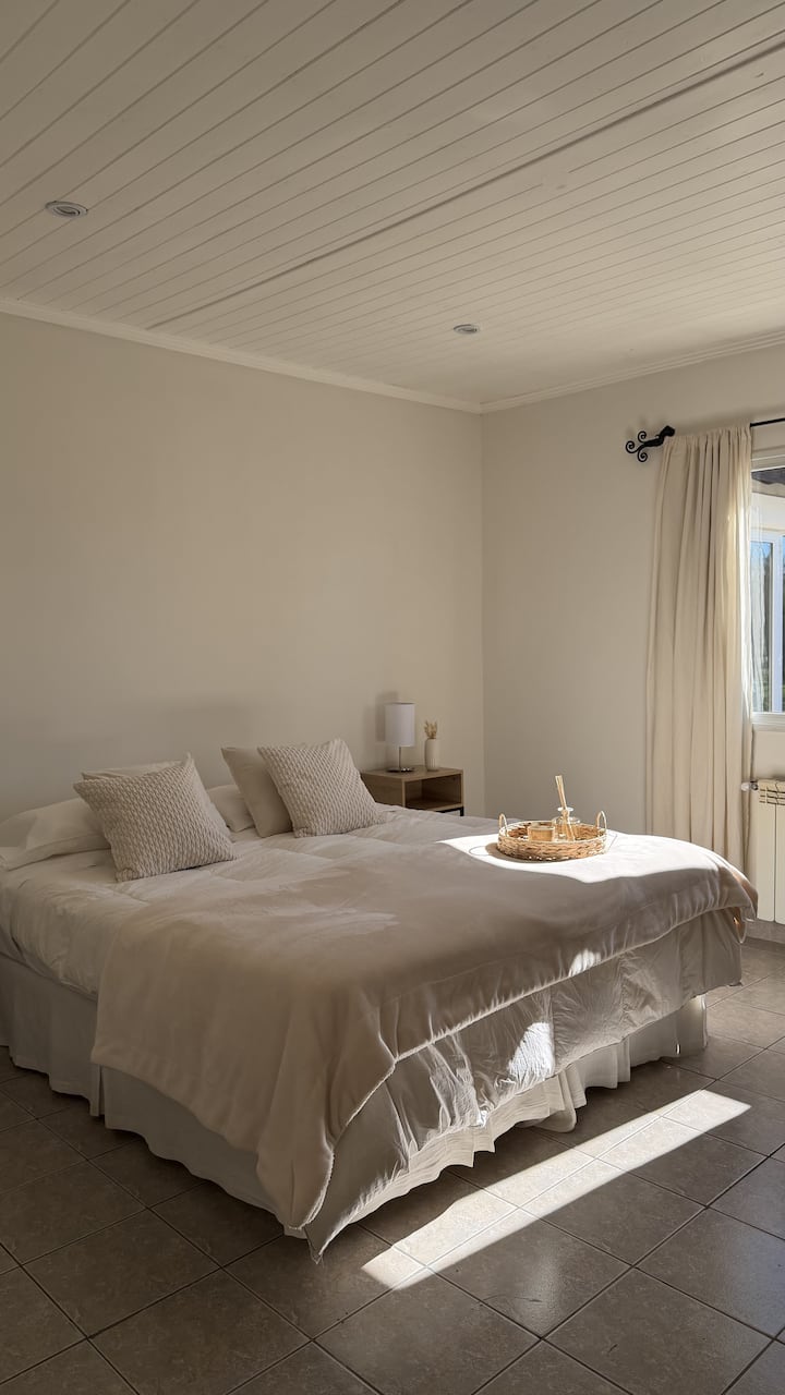 Habitacion Privada. Hostería Los Lupinos - El Calafate