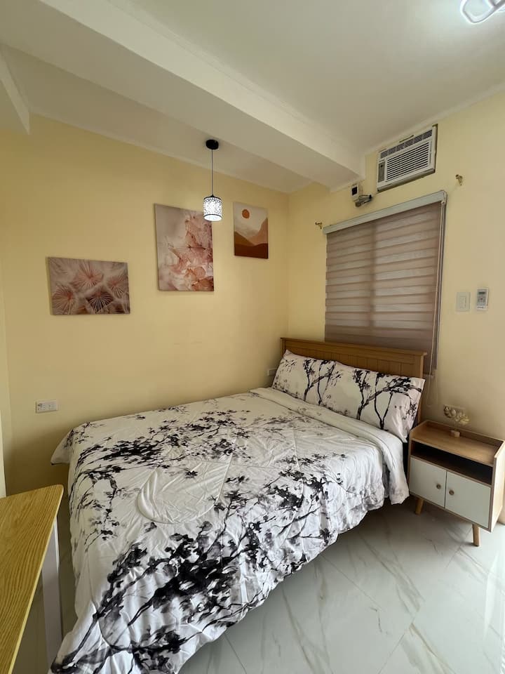 Compostela Guest Room #2 Netflix,wifi, Pvt. Bath - Compostela