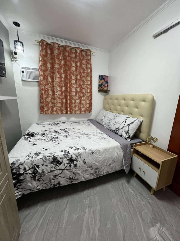 Compostela Guest Room #3 Netflix,wifi, Pvt. Bath - Compostela