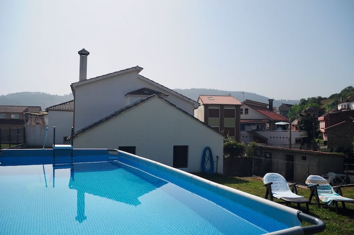 Casa Con Piscina Privada En Razo Costa Da Morte - Carballo