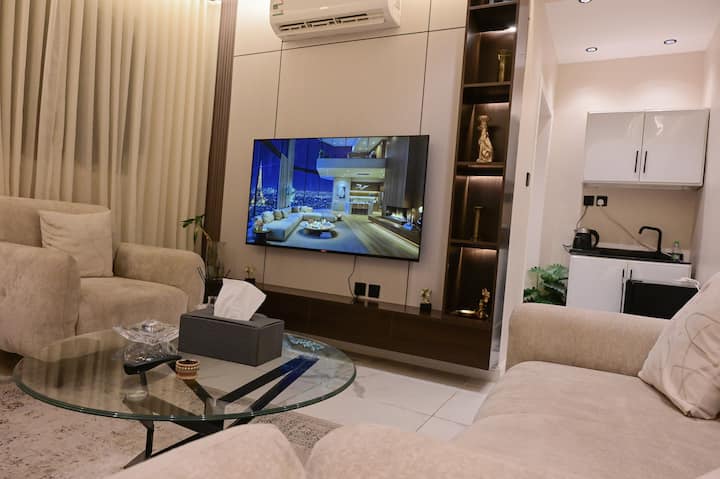 Modern 1br , Downtown Stay , 70 Tv, Self-entry - Saudiarabien