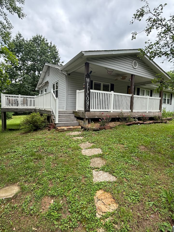 Farm House Oasis - Washington State Park, DeSoto