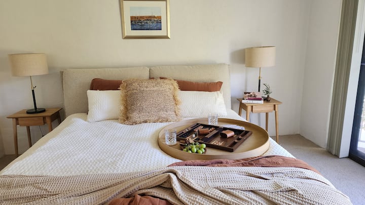 Peachy Keen: Ultimate Beachfront Living, Mandurah - Perth