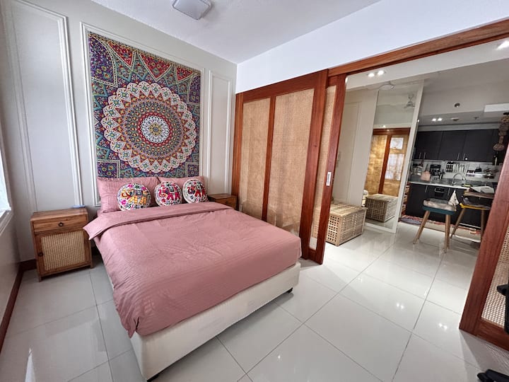 Eco-friendly Condo | Walk To Araneta Coliseum - Quezon City