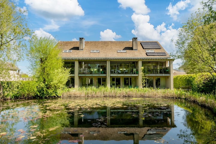Cotswold Lakes, Spa + Pool Access, Family Friendly - Somerford Keynes